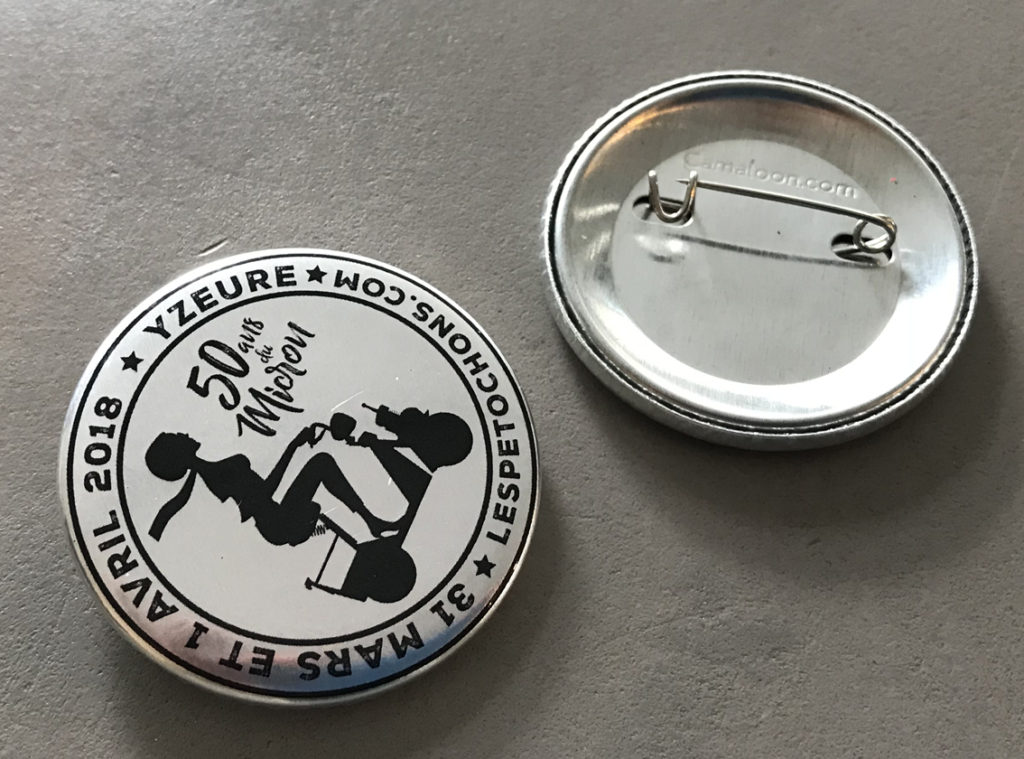 Badge rond officiel 50 ans du Micron – Les pétochons